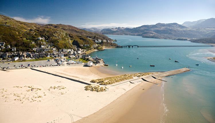 Barmouth Beach - Go North Wales